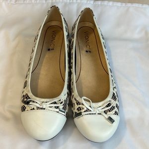 Vionic | Shoes | Vionic Minna Leopard Snakeskin Ballet Flats 95 Wide ...